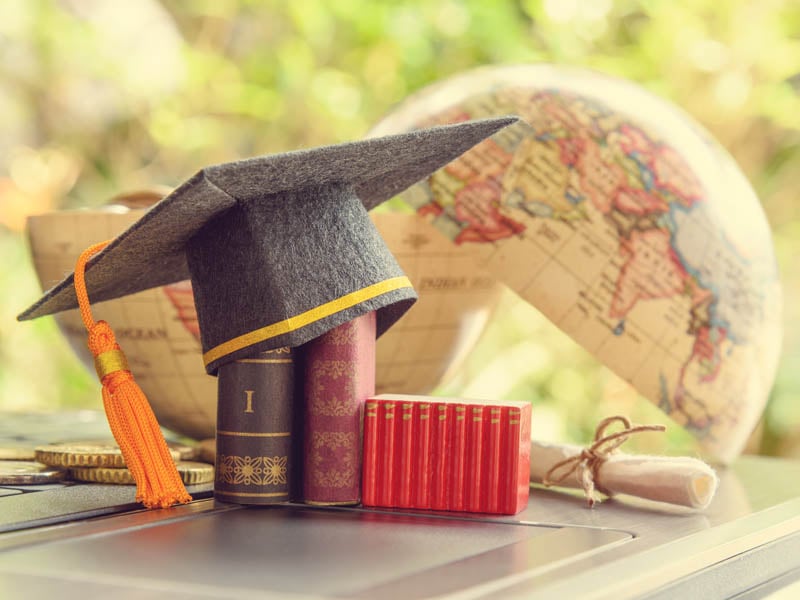 Razones para estudiar maestría y especializarte | Blog UVM