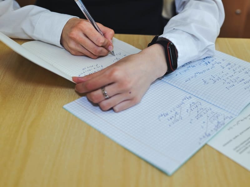 ¿Qué es la actuaría y a qué se dedica un profesional?