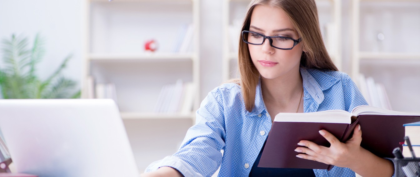 Diferencia entre una licenciatura presencial y en línea | Blog UVM